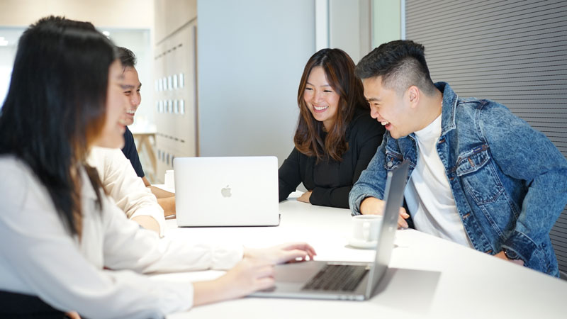 Manajemen Strategis Global: Menghadapi Tantangan dan Menciptakan ...