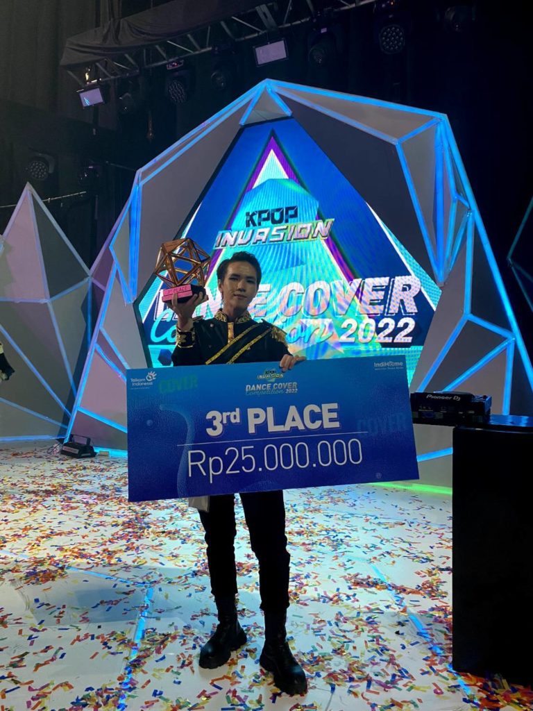 Salah Satu Mahasiswa FTP UC Menangkan Juara 3 KPop Invasion Dance Cover ...