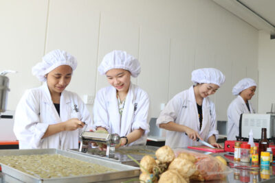 Transformasi Industri Makanan: Peran Penting Teknologi Pengolahan ...