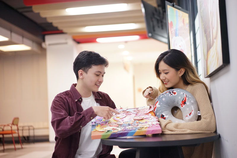 Komunikasi Visual untuk Branding: Membangun Identitas Merek yang Kuat ...