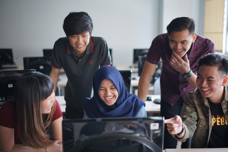 Pengembangan IT Pada Bisnis, Apa Aja Sih Manfaatnya? - Universitas Ciputra