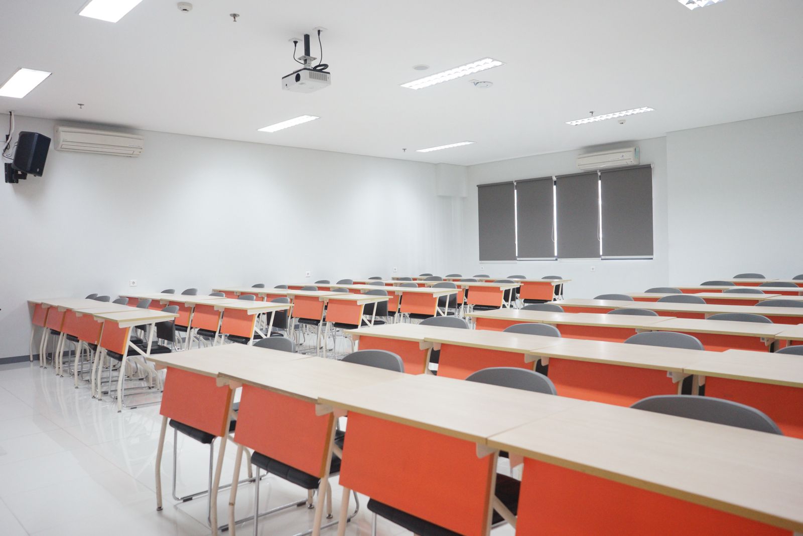 class room 1 - Universitas Ciputra